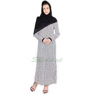 Naqab online- simple abaya with black polka dots for regular use